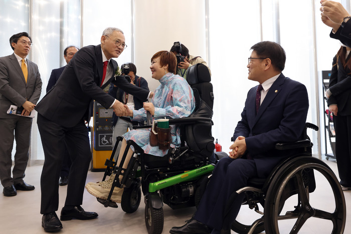 Cpbc News 한국 최초의 장애예술인 표준공연장 모두예술극장 문 열었다