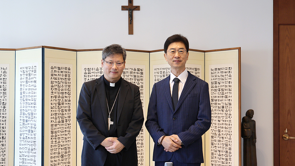 cpbc News : 정순택 대주교, 김봉식 신임 서울경찰청장과 환담