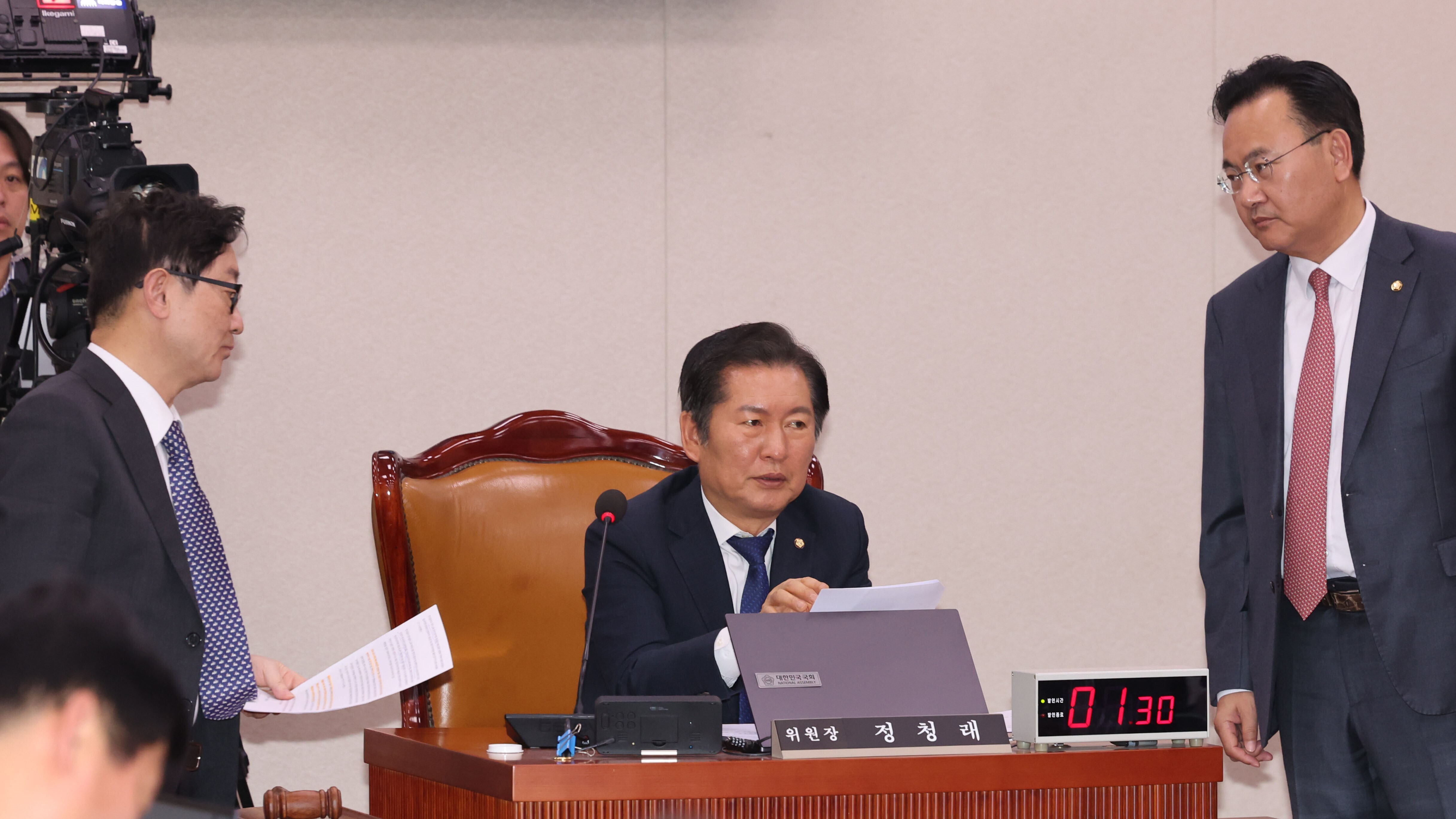 cpbc News : '김건희·세관마약 특검법' 野 주도로 국회 법사위 통과