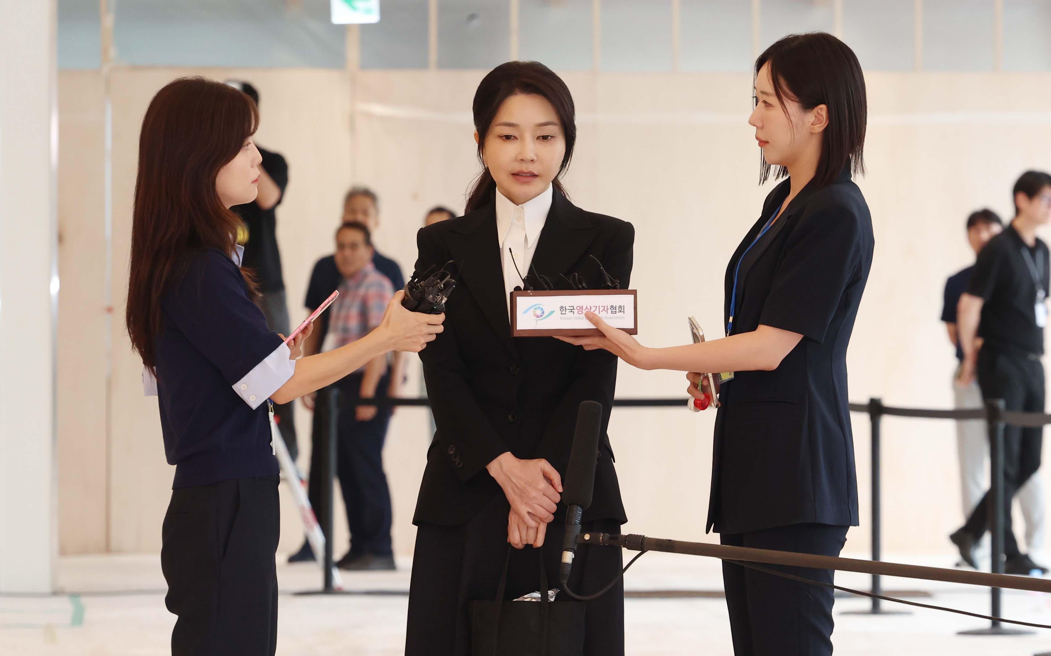 cpbc News : 김건희, 특검 출석 "아무것도 아닌 사람…심려 끼쳐 죄송"